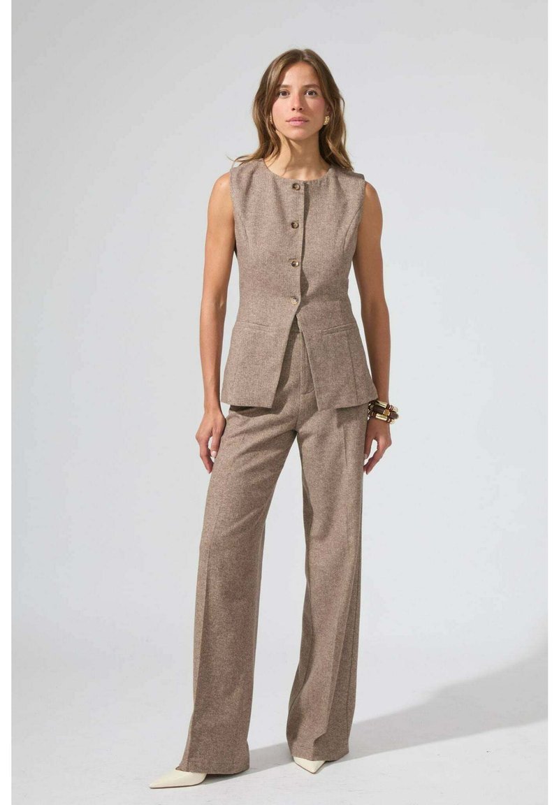BENOA RODRIGUE - Pantalon classique - taupe/beige - ZALANDO.FR