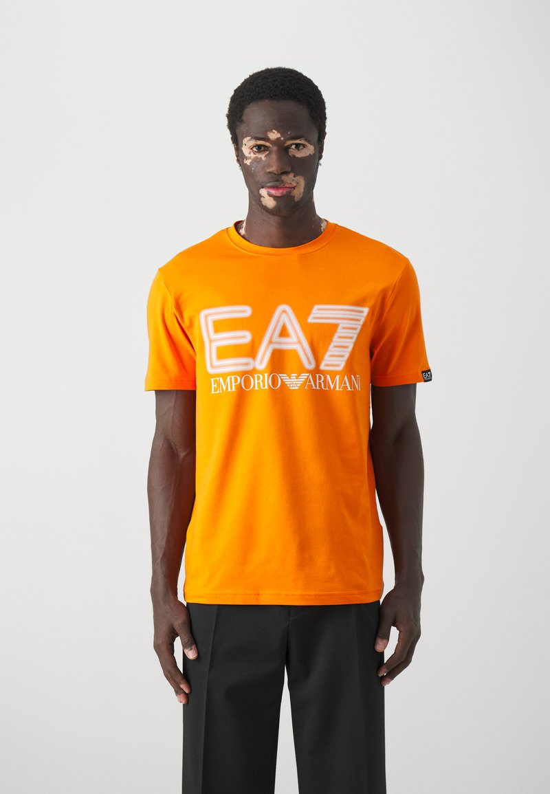 EA7 Emporio Armani Print T-shirt - arancione medio/orange - Zalando.ie