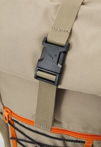 Puma BETTER BACKPACK UNISEX - Tagesrucksack - oak branch/beige - Zalando.de