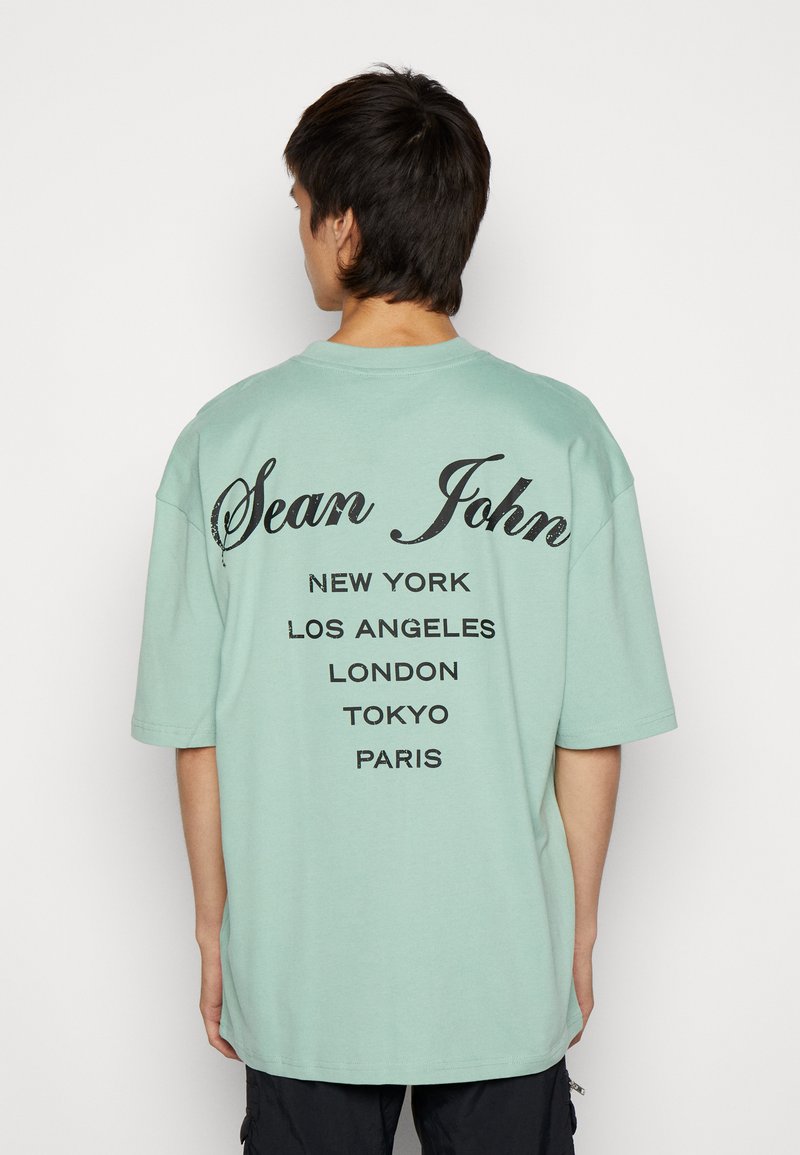 Sean John SCRIPT LOGO PEACHED CITY BACKPRINT TEE - T-Shirt print ...