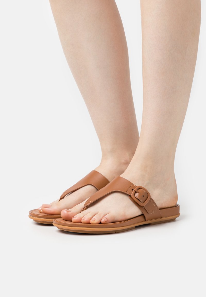 FitFlop GRACIE BUCKLE TOE POST - T-bar sandals - light tan/tan - Zalando