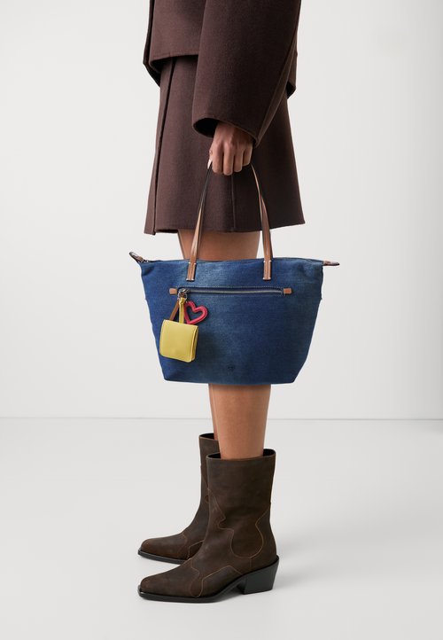 Levi's® WOMENS SMALL SHOULDER BAG - Käsilaukku - light blue ...