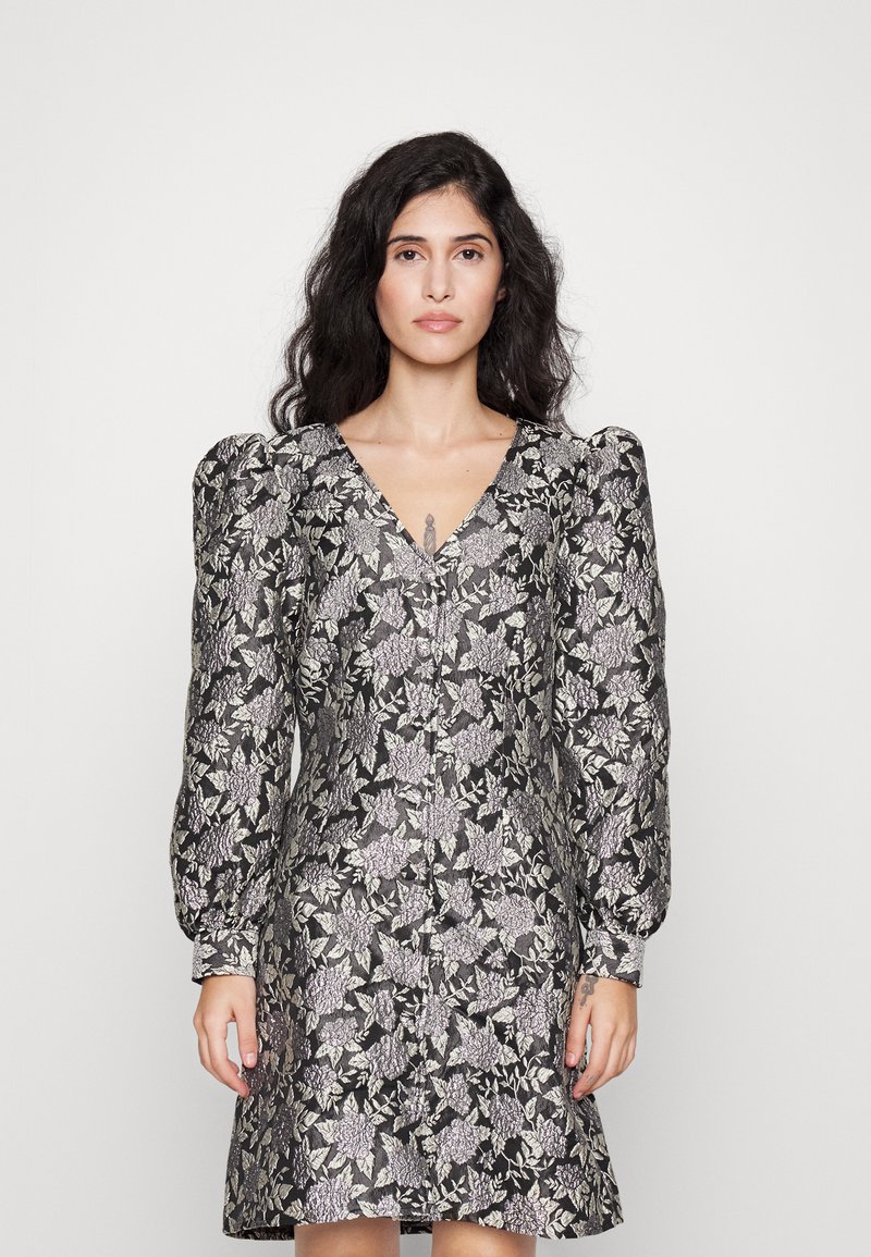 Pieces Petite PCMERCY V NECK DRESS - Cocktailkleid/festliches Kleid ...