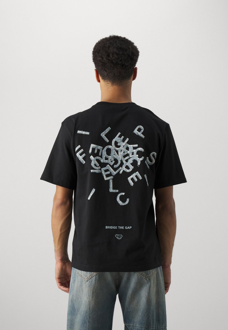 Filling Pieces ALPHABET UNISEX - Print T-shirt - black - Zalando.ie