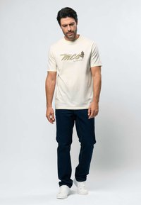MCS JASON - Print T-shirt - jet stream/beige - Zalando