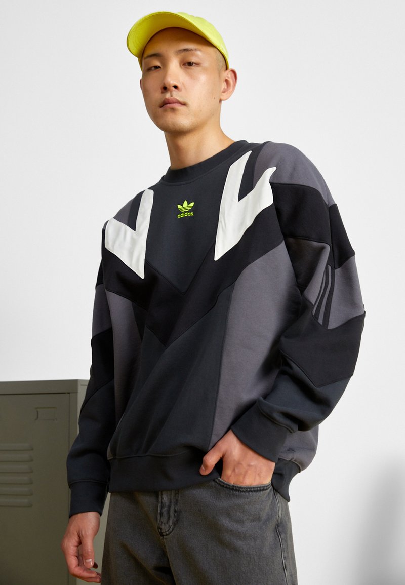 adidas Originals CREW - Pusa - carbon/grey five/must - Zalando.ee