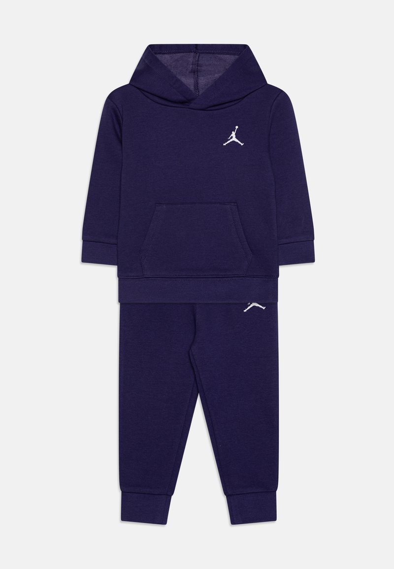 Jordan ESSENTIALS UNISEX SET - Chándal - sky purple/white/azul marino ...