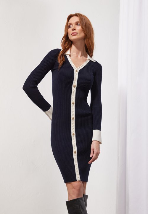 adL GARNISHED WITH POCKET FLAP - Robe chemise - printed black/noir ...