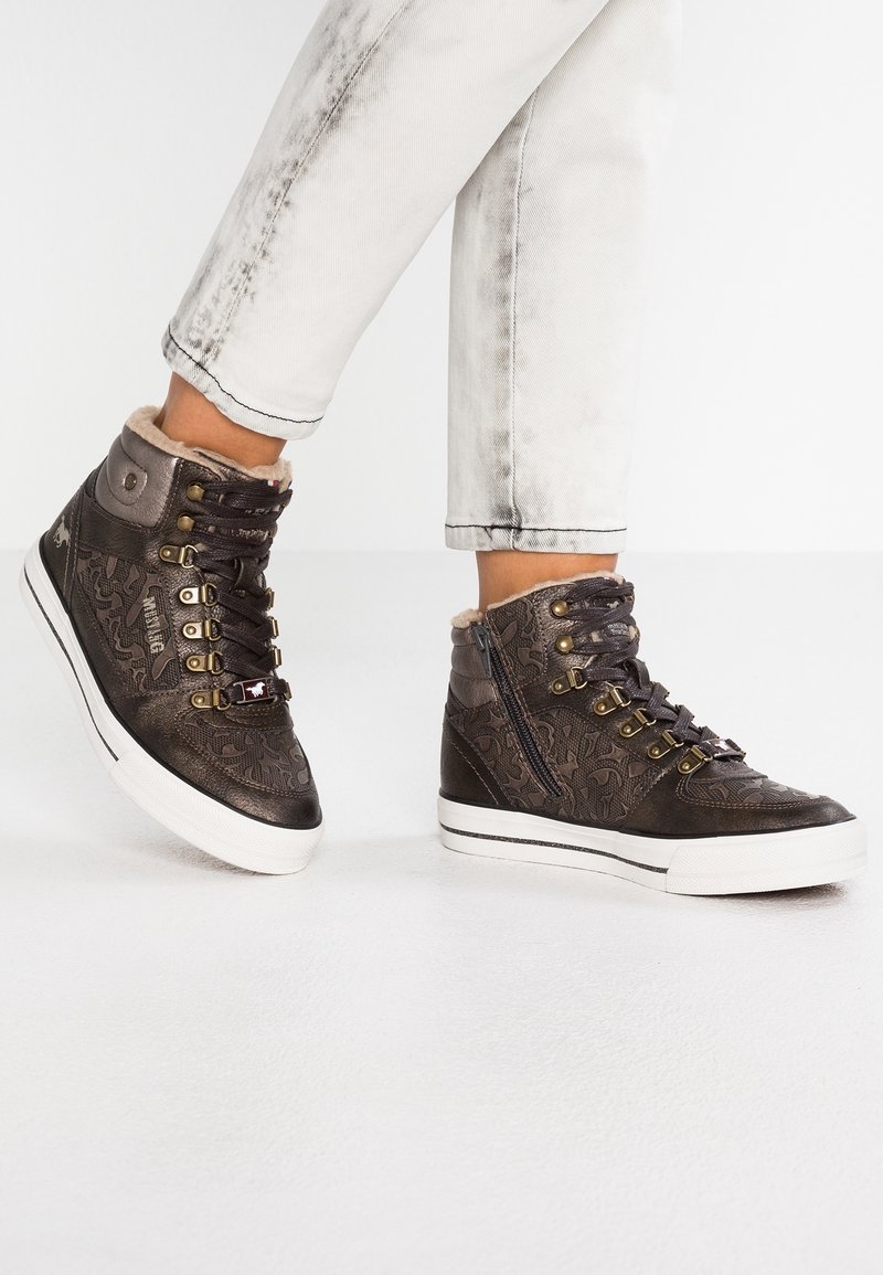 Mustang High-top trainers - brown - (Pre-owned) - Zalando