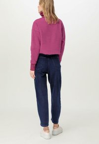 hessnatur NELE MID RISE BARREL LEG - Jeans Slim Fit - dark blue washed ...