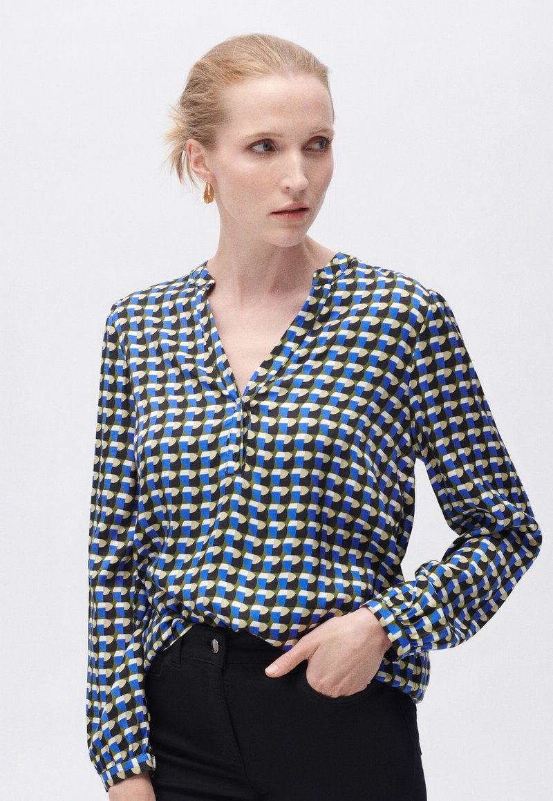 Caroll FRENCH BRAND FASHION ELEGANT MODERN - Blouse - light green/vert ...