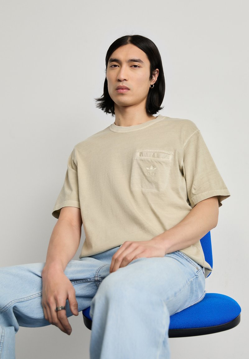 adidas Originals DYE - Basic T-shirt - putty grey/sand - Zalando