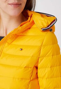Tommy Hilfiger Übergangsjacke - yellow/gelb - (Pre-owned) - Zalando.at
