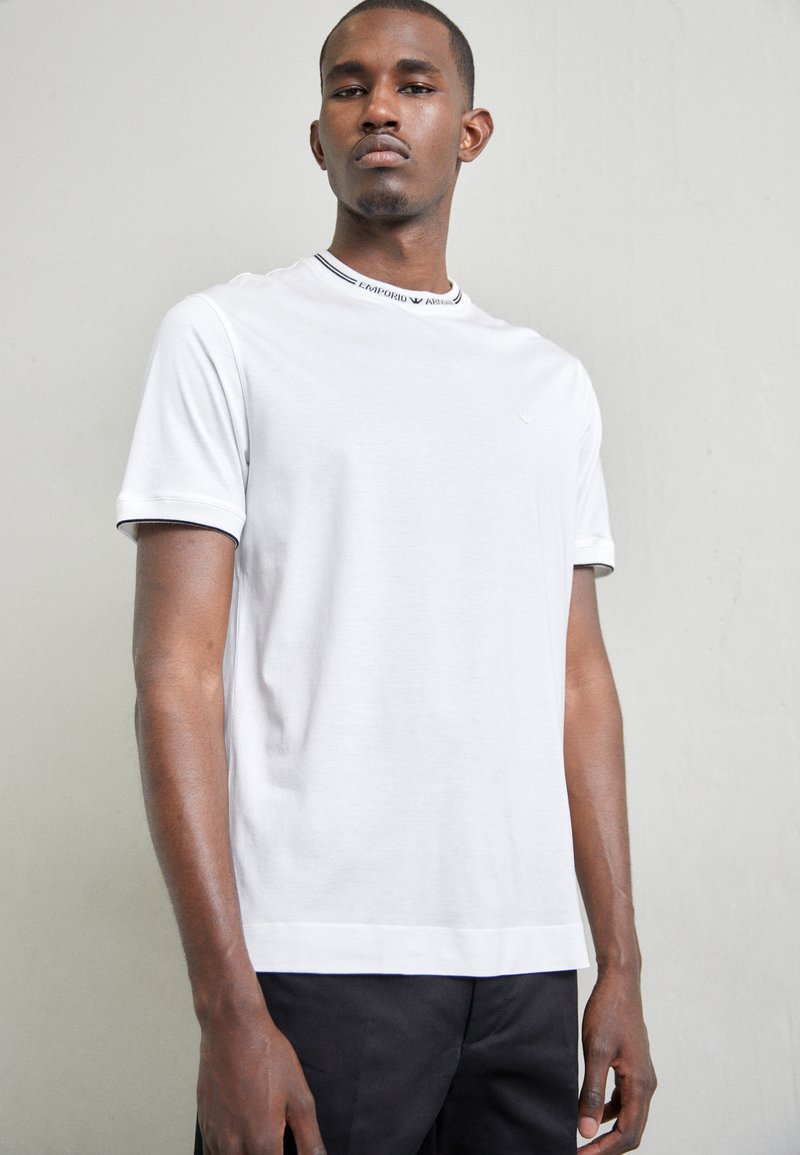 Emporio Armani T-shirts basic - white neck/hvid - Zalando.dk