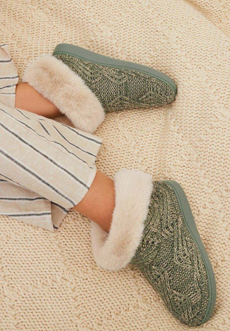 Next CABLE - Slippers - green - Zalando.de