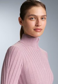 OYSHO THERMAL BASE LAYER RB KNIT WITH PEAK - Undershirt - mauve - Zalando