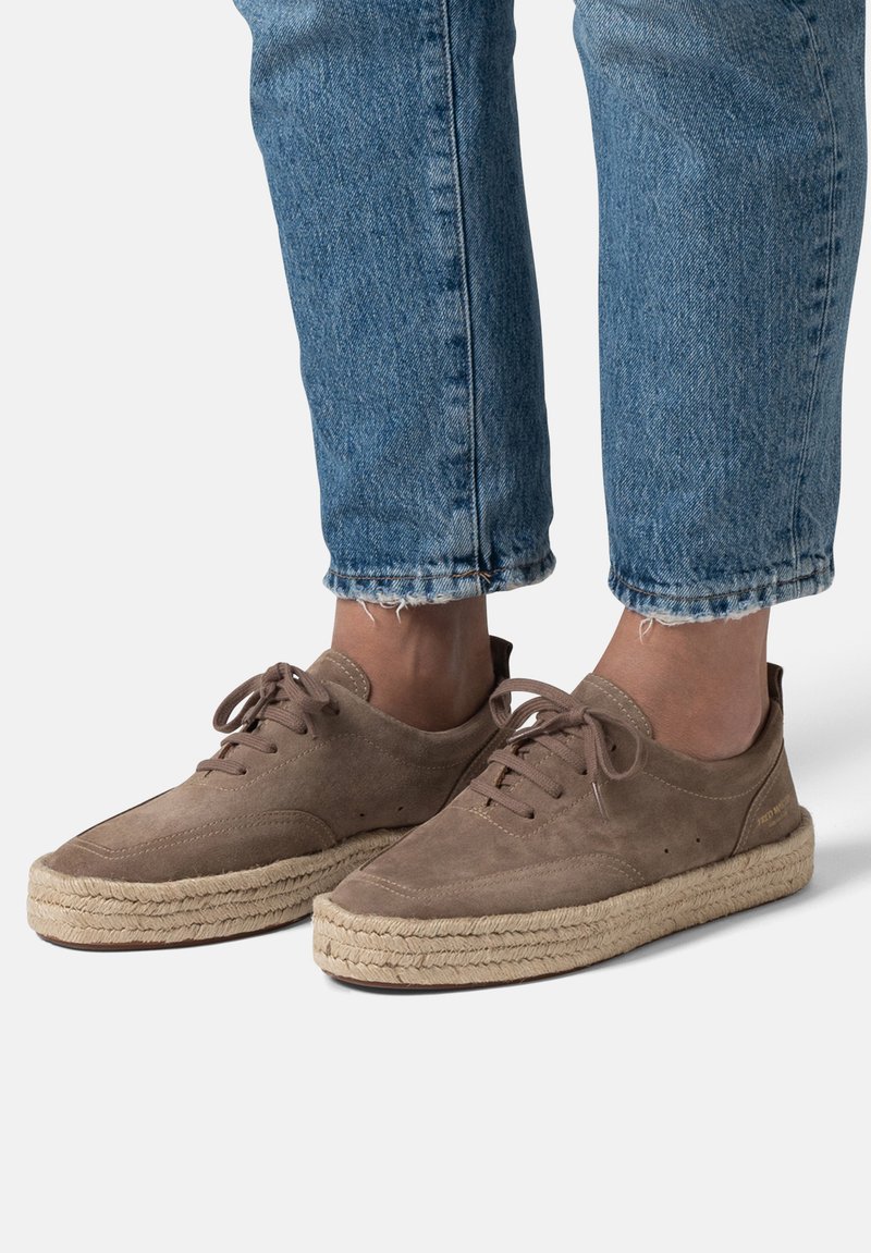 FRED MARTIN COLLECTION MYKONOS - Espadrilles - fungo suede/taupe ... FRED MARTIN COLLECTION MYKONOS - Espadrilles - fungo suede/taupe ...