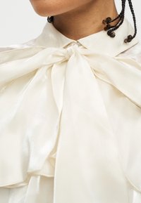 YAS YASELOISE - Blouse - gardenia/off-white - Zalando.co.uk