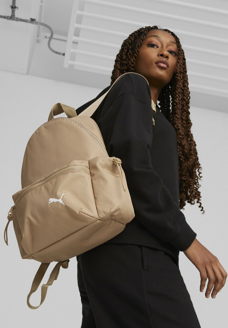 Puma CORE HER - Tagesrucksack - dusty tan/beige - Zalando.at