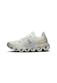 On CLOUDSWIFT 4 - Scarpe da corsa su strada - white cream/bianco ...