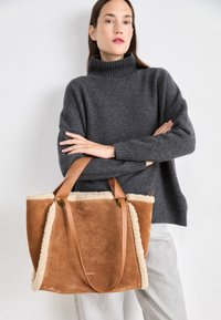 Coccinelle OLIVER - Tote bag - natural/cuir/beige - Zalando.co.uk