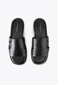 Kurt Geiger London BOND CUT OUT SLIDE - Mules - blk other/black - Zalando