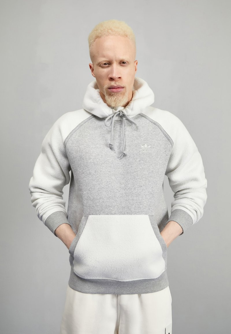 adidas Originals ESSENTIALS+ TREFOIL REVERSE - Pusa - medium grey ...