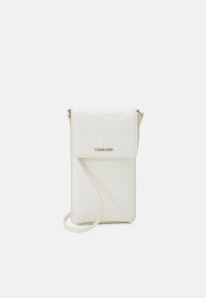 Calvin Klein MUST PHONE POUCH - Handyhülle - marshmallow mono/weiß ...