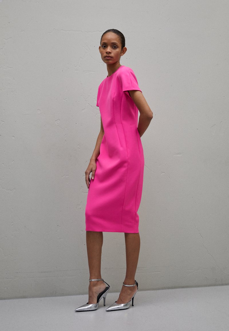 Victoria Beckham Cocktail dress / Party dress - bright pink/pink - Zalando