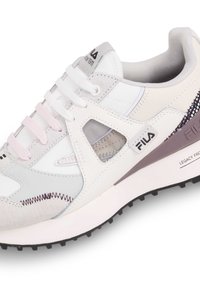Fila FOOTWEAR CONTEMPO WMN - Sneaker low - white/gray violet/weiß ...