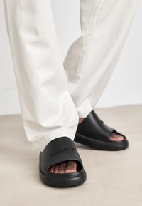 AllSaints DUNE SLIDER - Pool slides - black - Zalando.ie