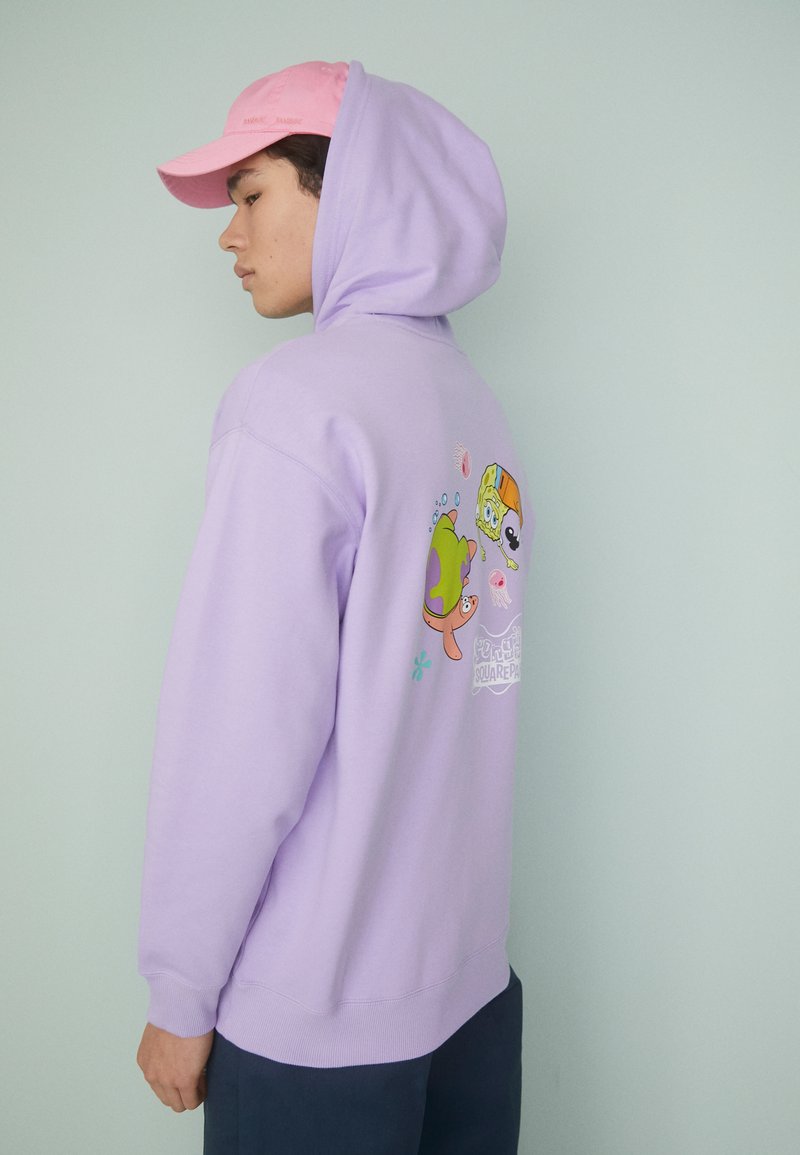 Puma SPONGEBOB GRAPHIC HOODIE - Sweatshirt - vivid violet/lilac ...