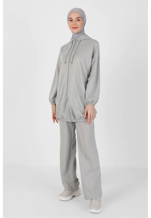 Modanisa TABA SET TAVIN - Survêtement - brown/marron - ZALANDO.FR