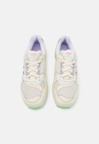adidas Originals ZX 9020 - Sneaker low - cloud white/cream white/glory ...