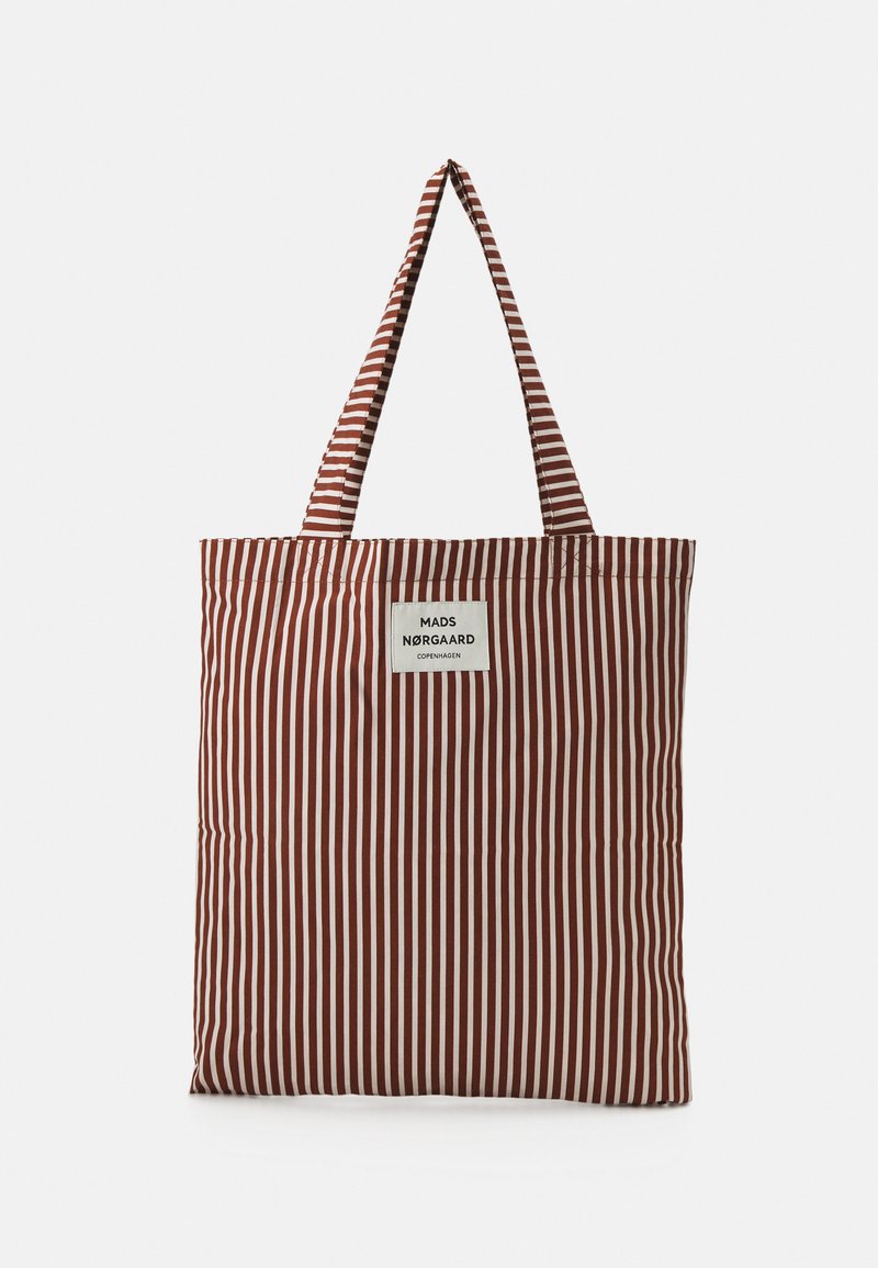 Mads Nørgaard SACKY ATOMA BAG - Shopping Bag - hot chocolate/white ...
