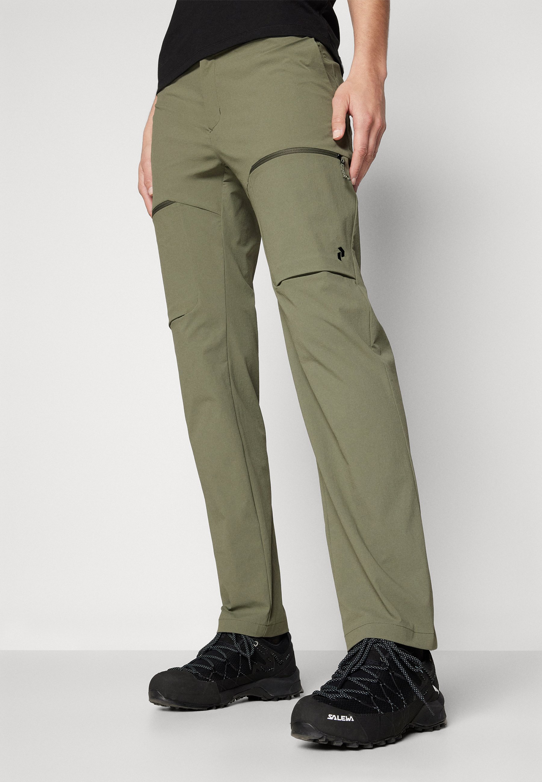 Peak Performance LIGHT CARGO PANTS Outdoor trousers pine needle khaki Zalando