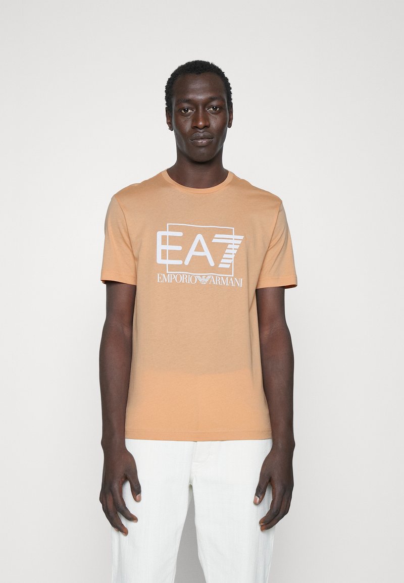 EA7 Emporio Armani Camiseta estampada - pink/albaricoque - Zalando.es