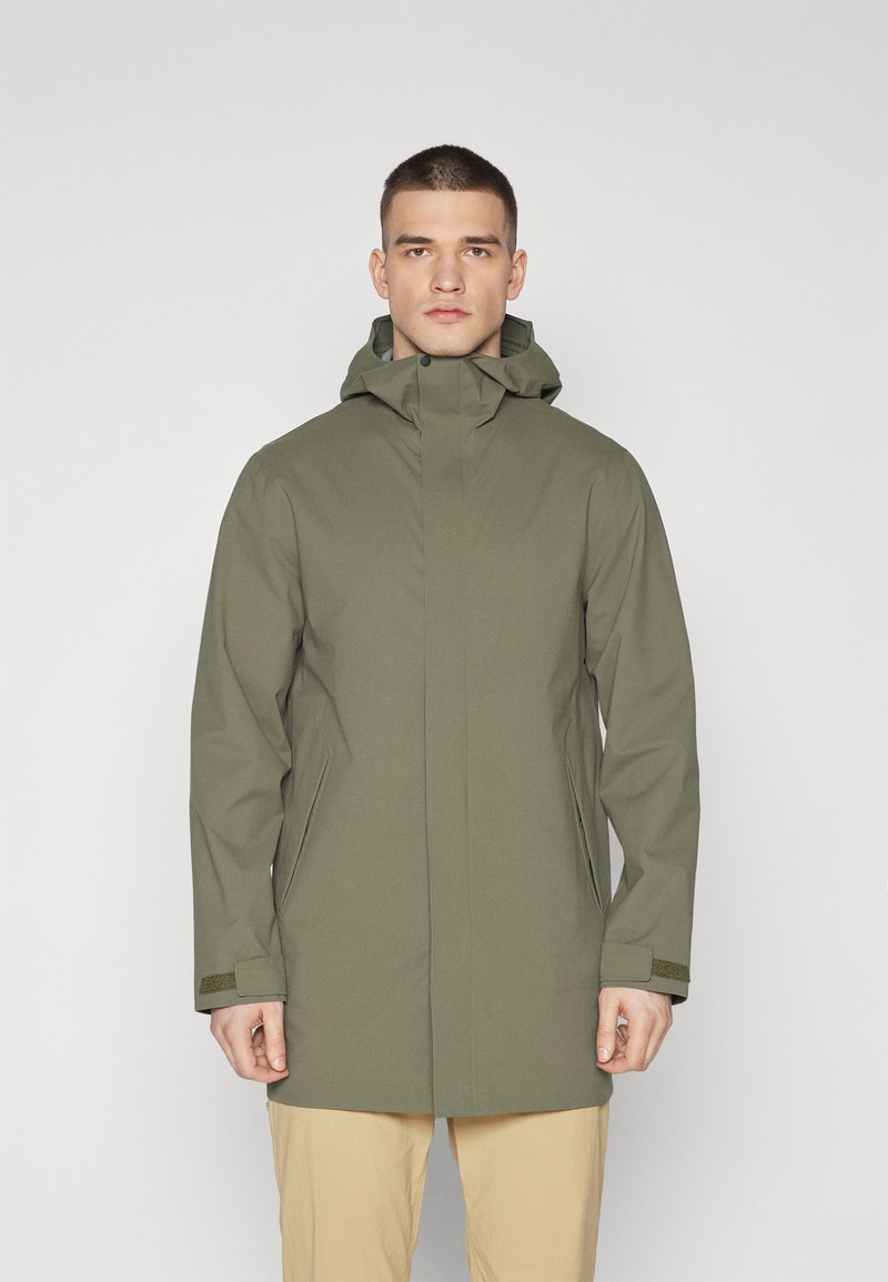 Peak Performance CLOUDBURST COAT - Hardshell jacket - pine needle/dark ...