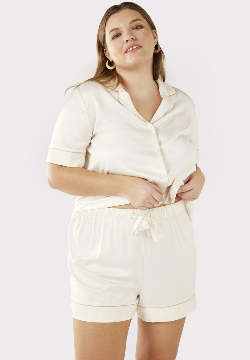Chelsea Peers CURVE IVORY TRIM BUTTON UP SHORT - Pyjama - off white ...