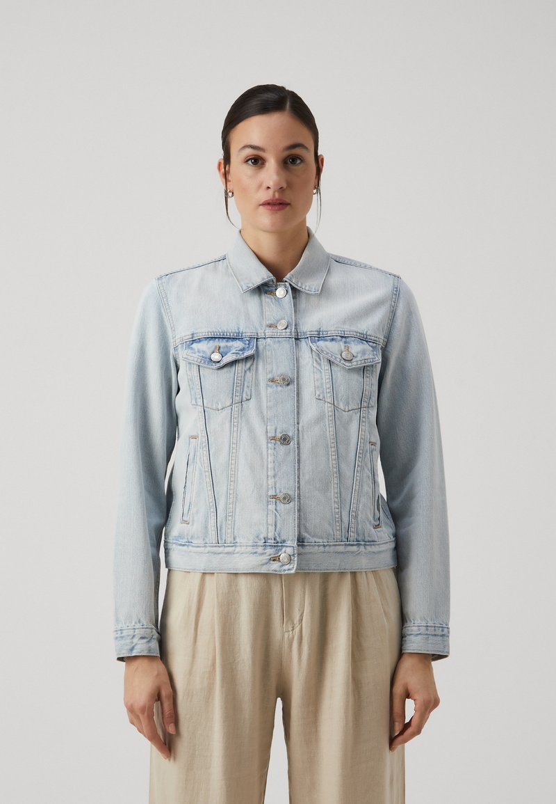 GAP ICON CAPRI - Denim jacket - light blue denim/light-blue denim ...