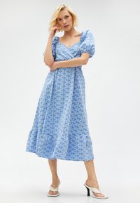 Koton FLORAL HEART NECK - Robe de jour - blue/bleu - ZALANDO.FR
