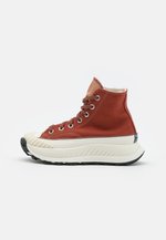 Converse CHUCK 70 AT-CX - High-top trainers - ritual red/clay pot/red ...