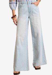 Love & Roses Flared Jeans - lightweight bleach wash/blue - Zalando