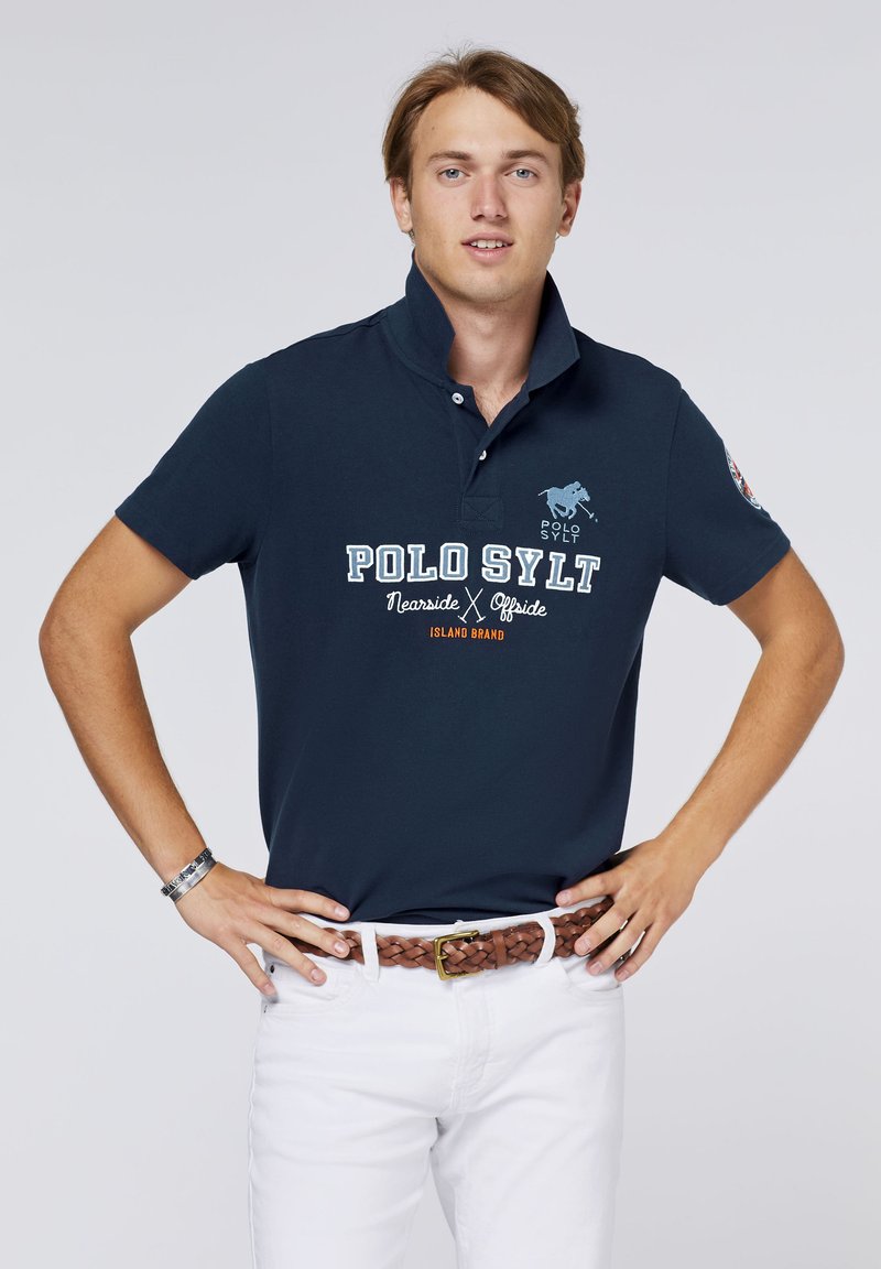 Polo Sylt MIT LOGO UND STICKEREI - Polo shirt - total eclipse/dark blue ...