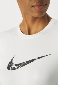 Nike Performance ONE TOP - Sport T-Shirt - white/black/weiß - Zalando.at