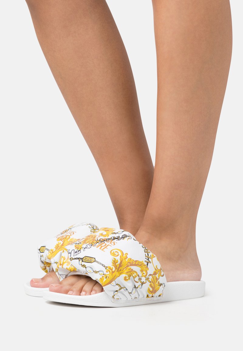 Versace Jeans Couture FONDO SHELLY - Papuci - white/alb - Zalando.ro