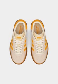 adidas Originals GAZELLE BOLD UNISEX - Trainers - white/crew yellow ...