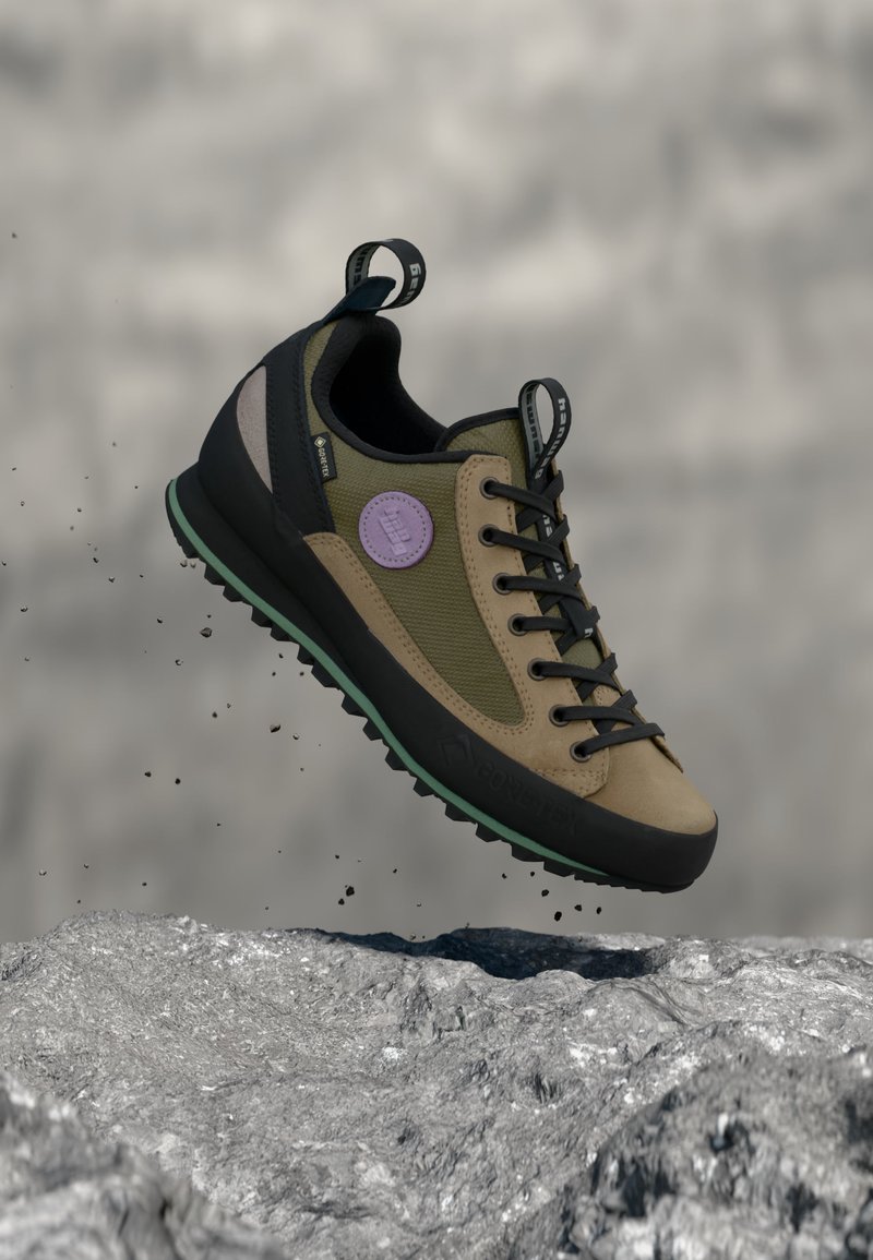 Hanwag ROTPUNKT LOW LADY GTX - Hiking shoes - light brown/olive/light ...