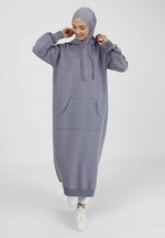 Modanisa KANGAROO POCKET HOODED LONG REFKA BASIC - Sweater - lilac/lila ...