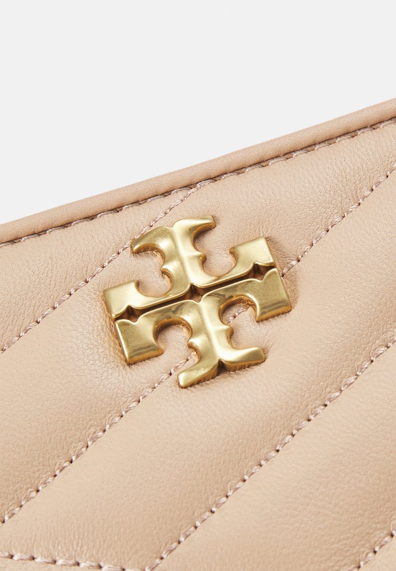 Tory Burch KIRA CHEVRON ZIP CONTINENTAL WALLET - Wallet - devon sand/sand - Zalando.co.uk